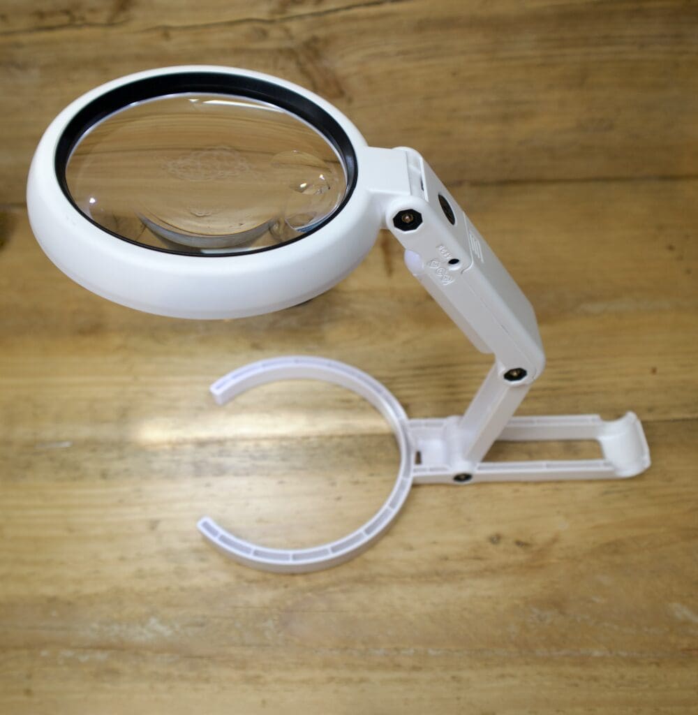 Magnifier with stand and lights Relax n Craft